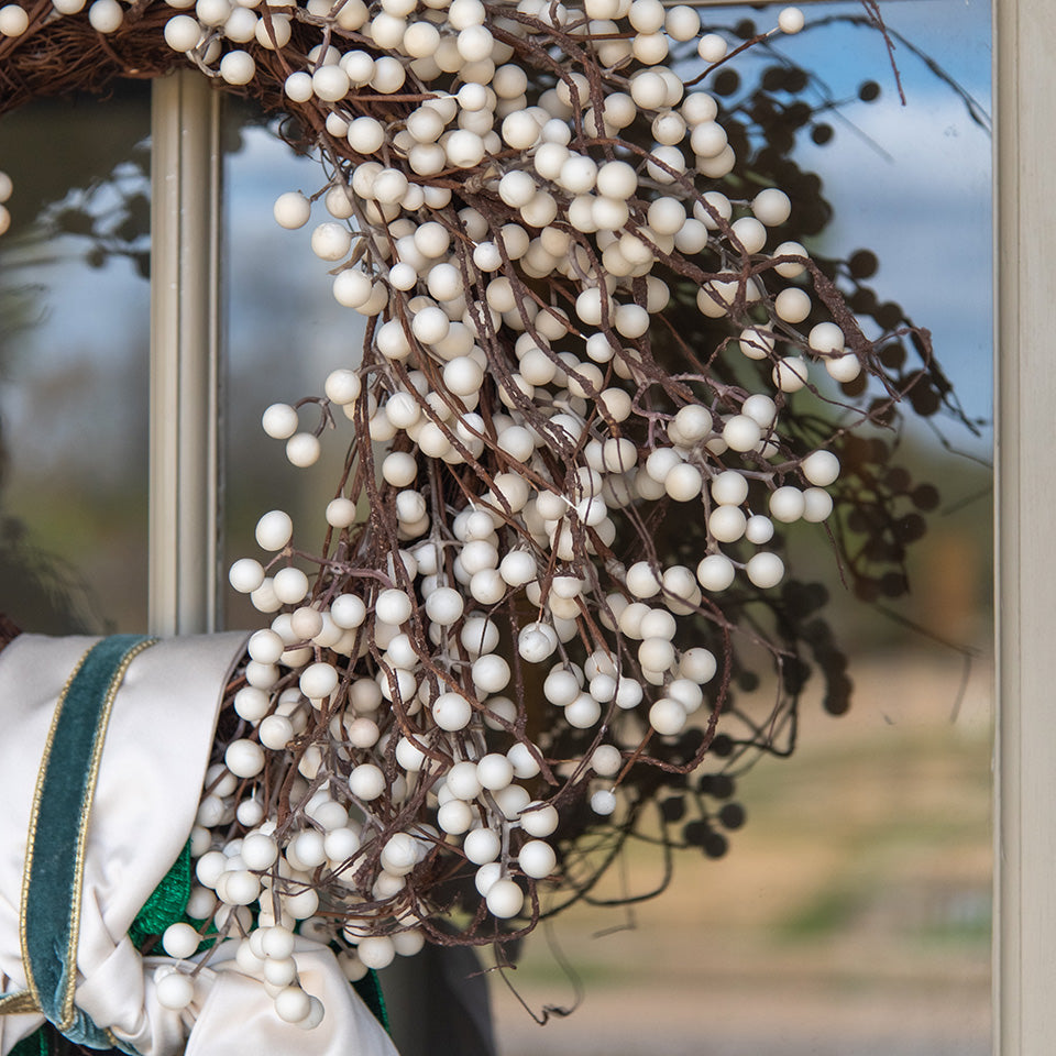 White Berry Wreath – Fig & Dove
